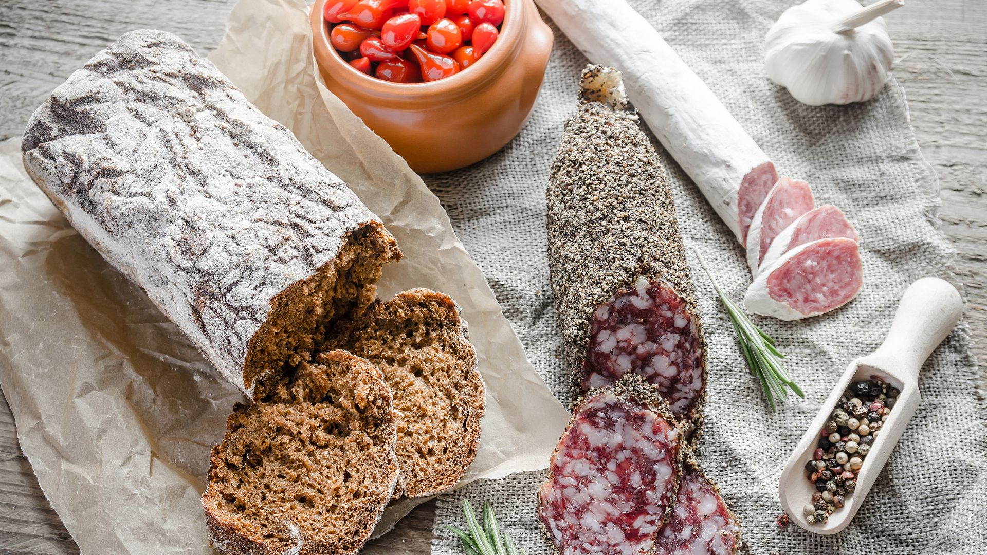 Saucisson : découvrez le meilleur et le pire de ce classique charcutier